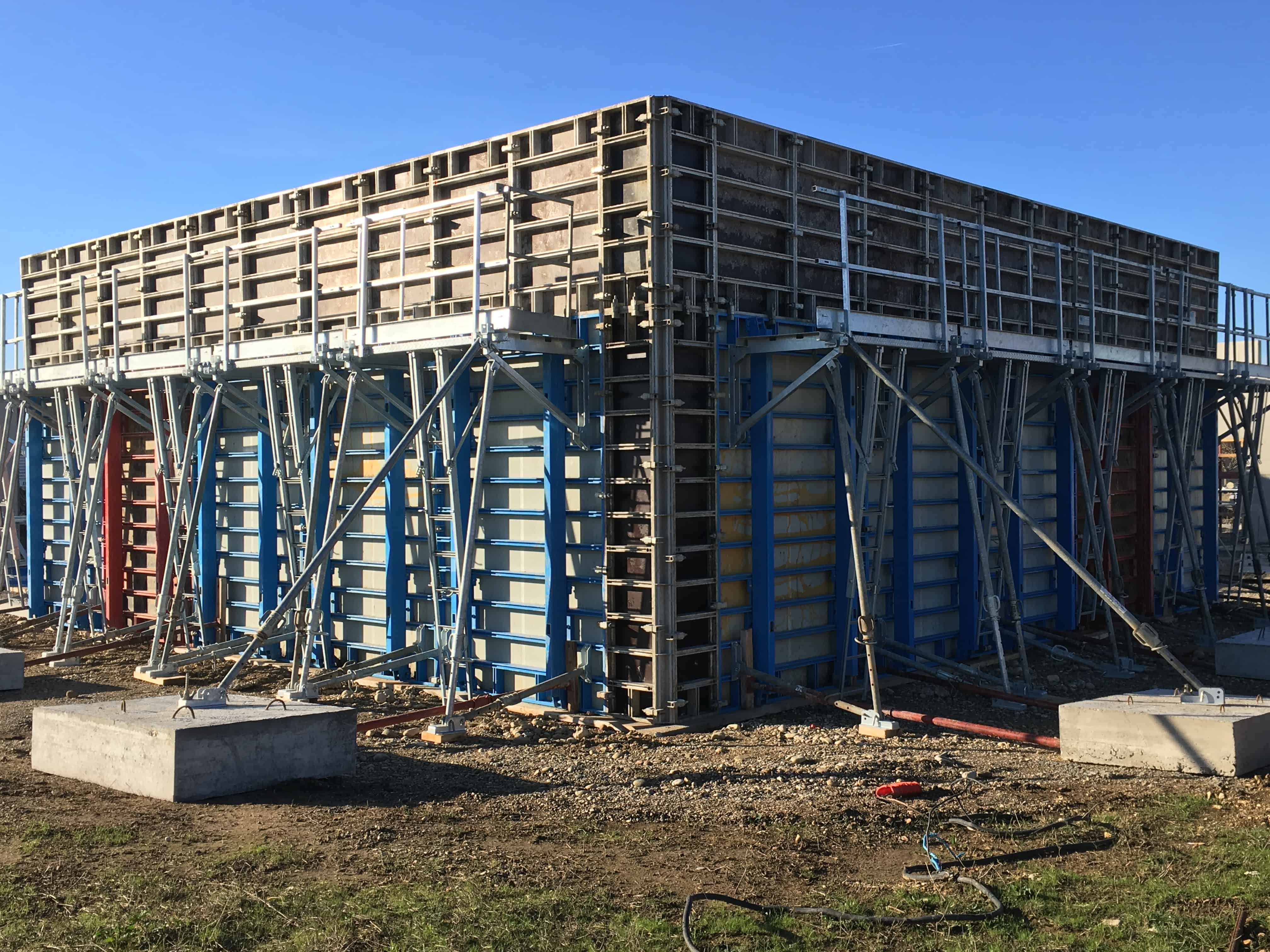 Fabricant et loueur de Coffrage, banche metallique, coffrage ...